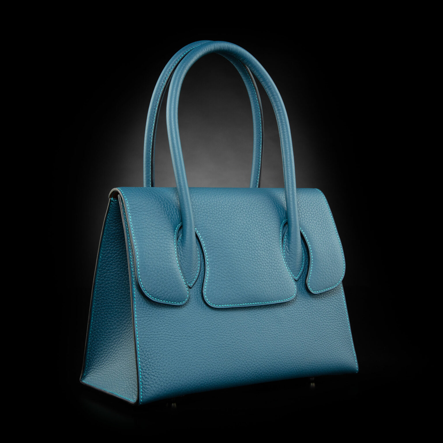 The elegant world of custom bags from the Duret Paris house